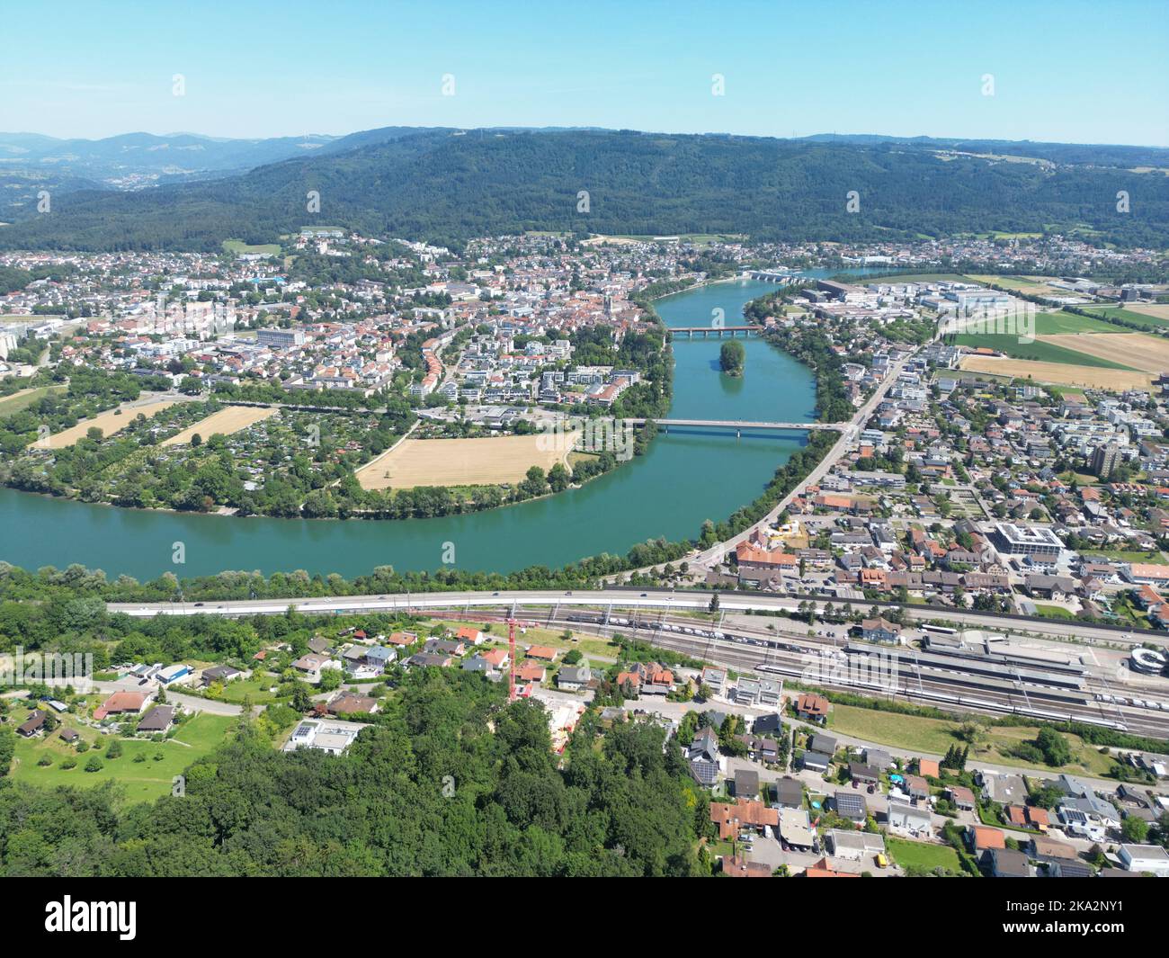 City between bridges hi-res stock photography and images - Alamy