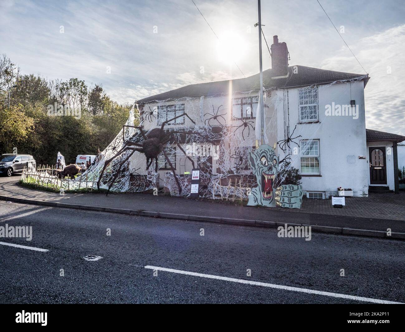 Rainham, Kent, UK. 31th Oct, 2022. A 'spooktacular' Halloween House can ...