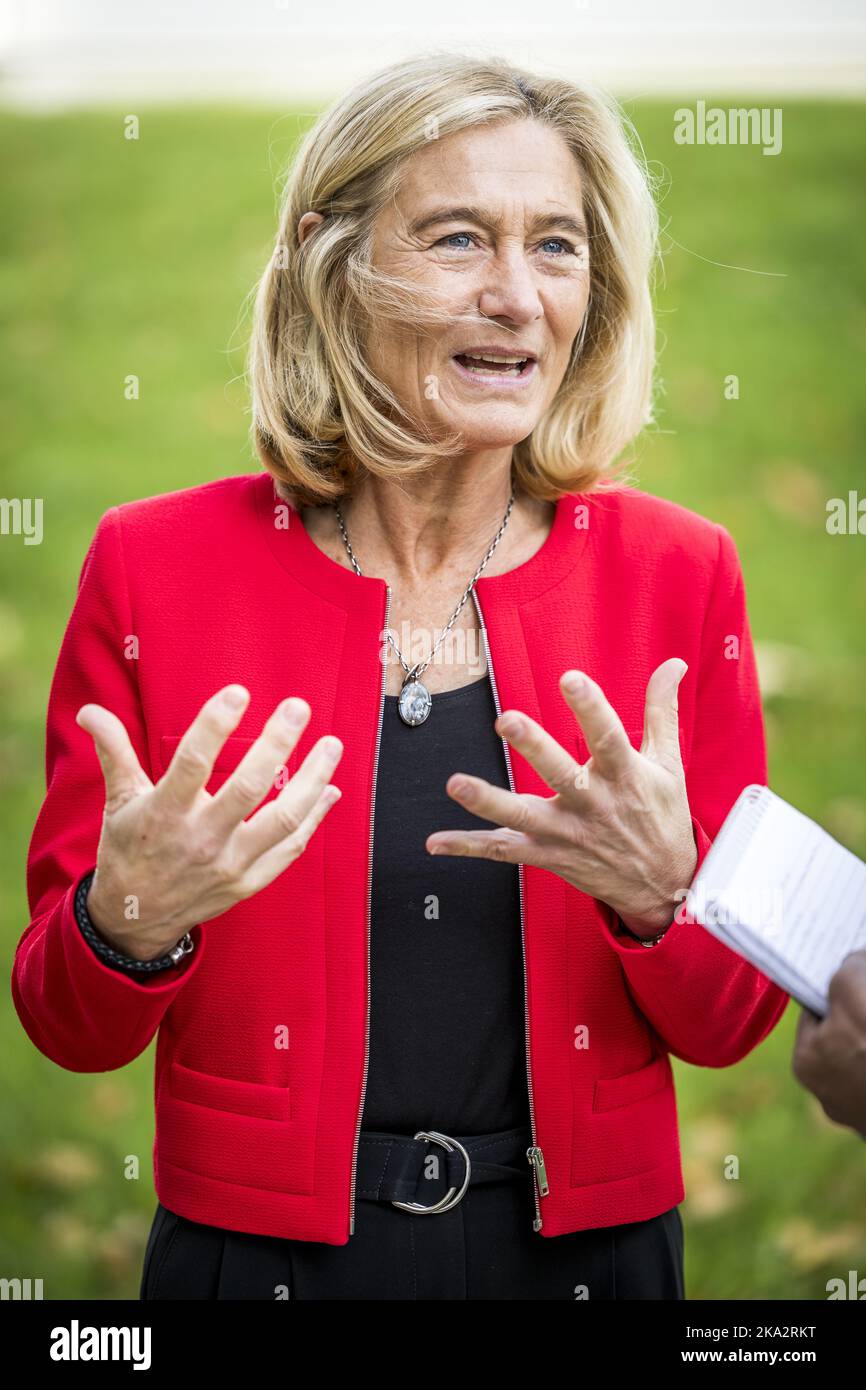 2022-10-31 15:46:51 SITTARD-GELEEN - Minister Micky Adriaansens ...