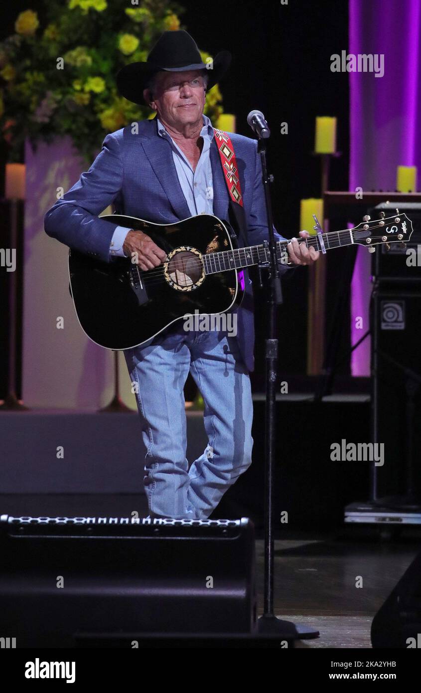 George strait in hi-res stock photography and images - Alamy