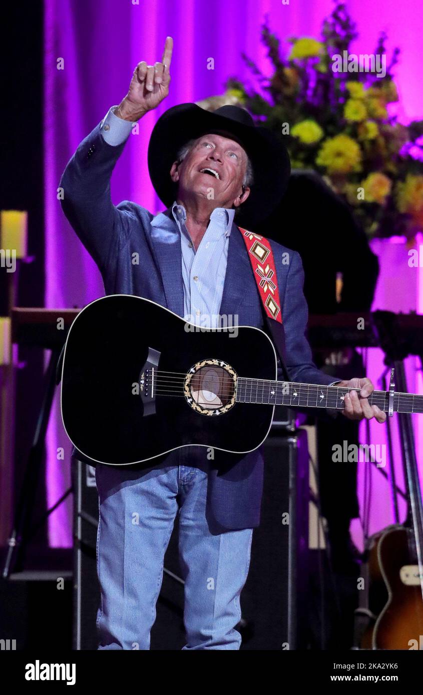 George strait 2022 hi-res stock photography and images - Alamy