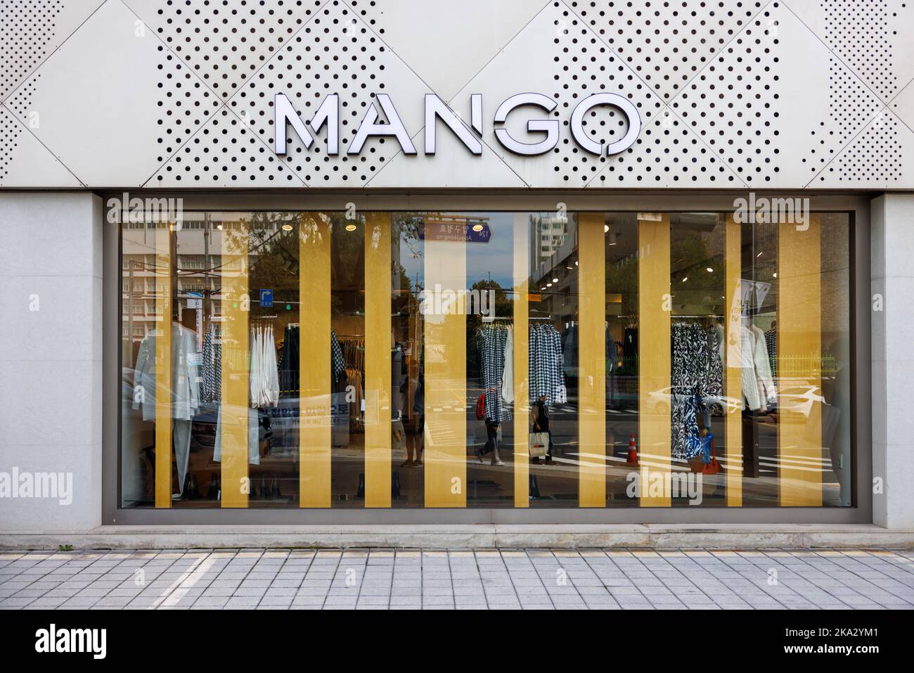 The Mango fashion retailer storefront in Seoul Stock Photo - Alamy