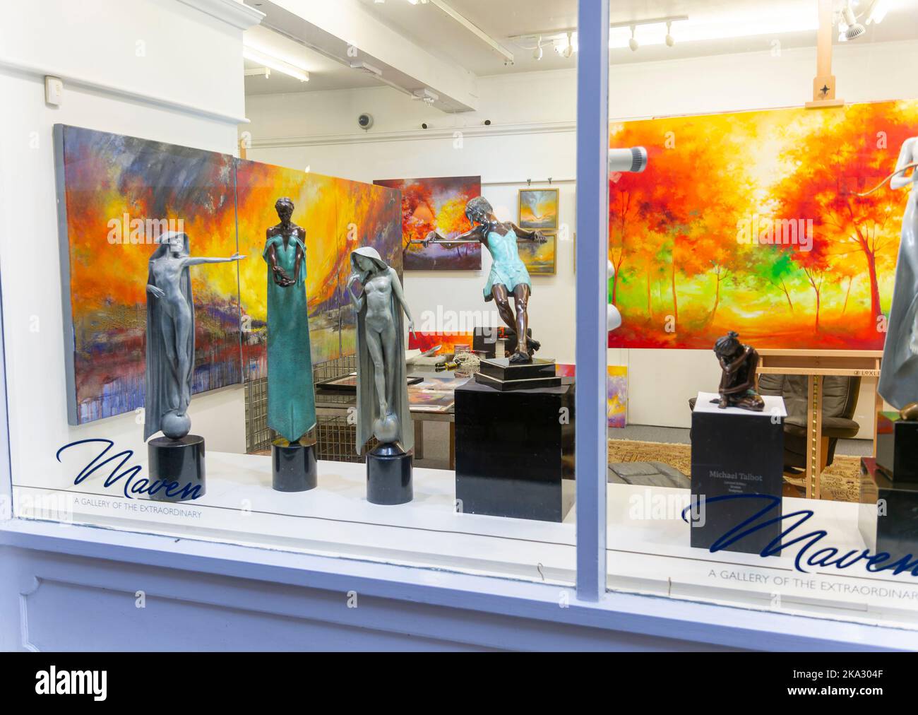 Maven Fine Art gallery shop window display, Bath, Somerset, England, UK ...