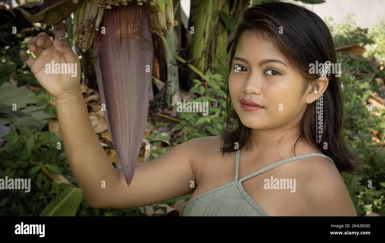 A portrait of a beautiful teenage philippine girl Stock Photo - Alamy