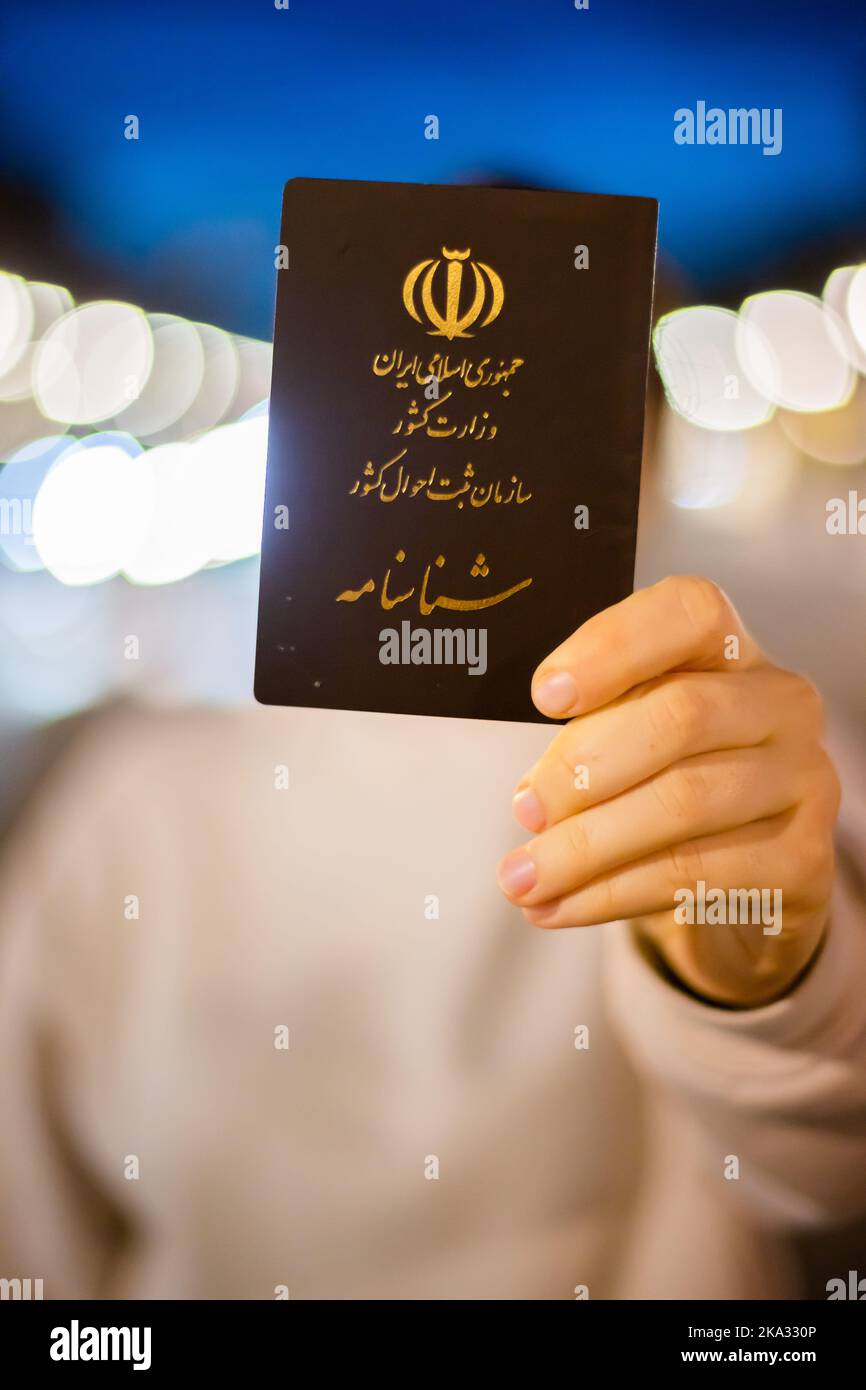 Iranians talking hi-res stock photography and images - Alamy