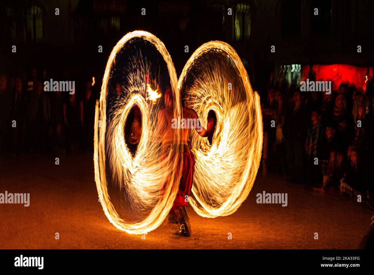 Fire artist hi-res stock photography and images - Alamy
