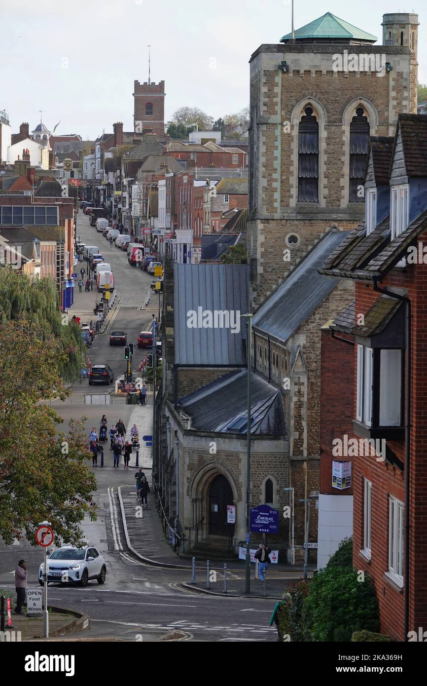 High street guildford town centre hi-res stock photography and images ...