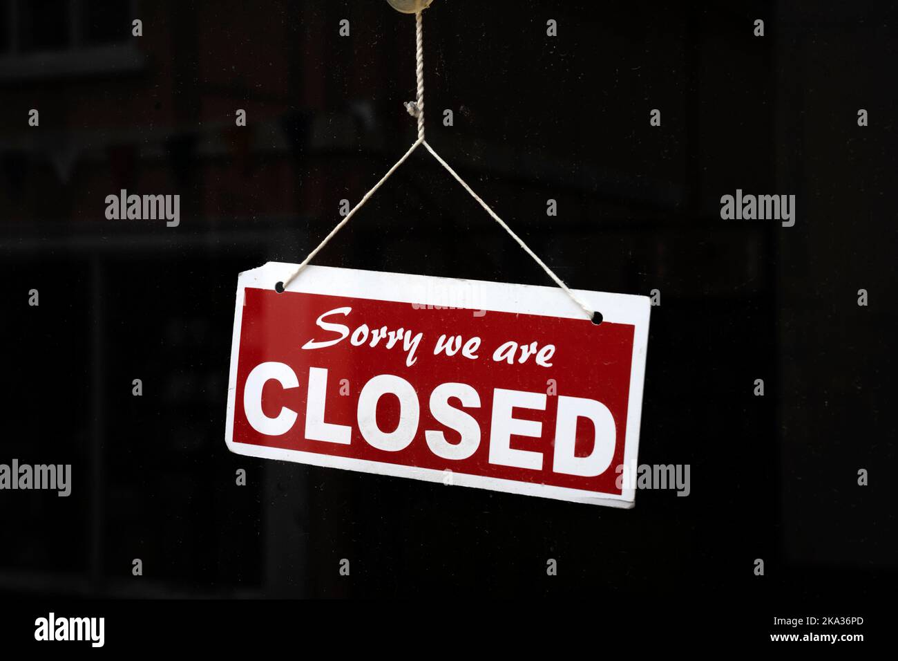 Sorry we are closed sign Stock Photo - Alamy