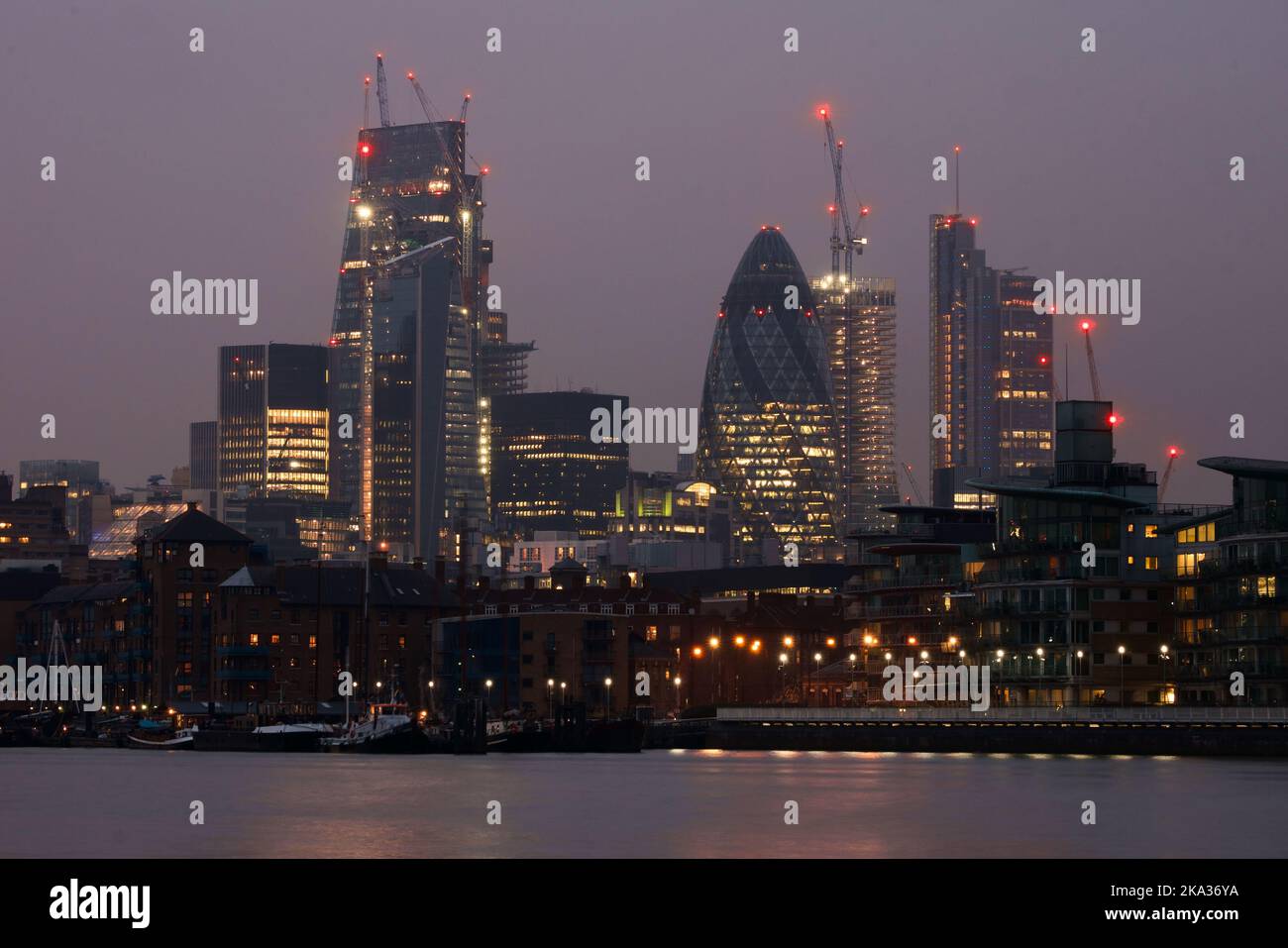 Shot across river thames hi-res stock photography and images - Alamy
