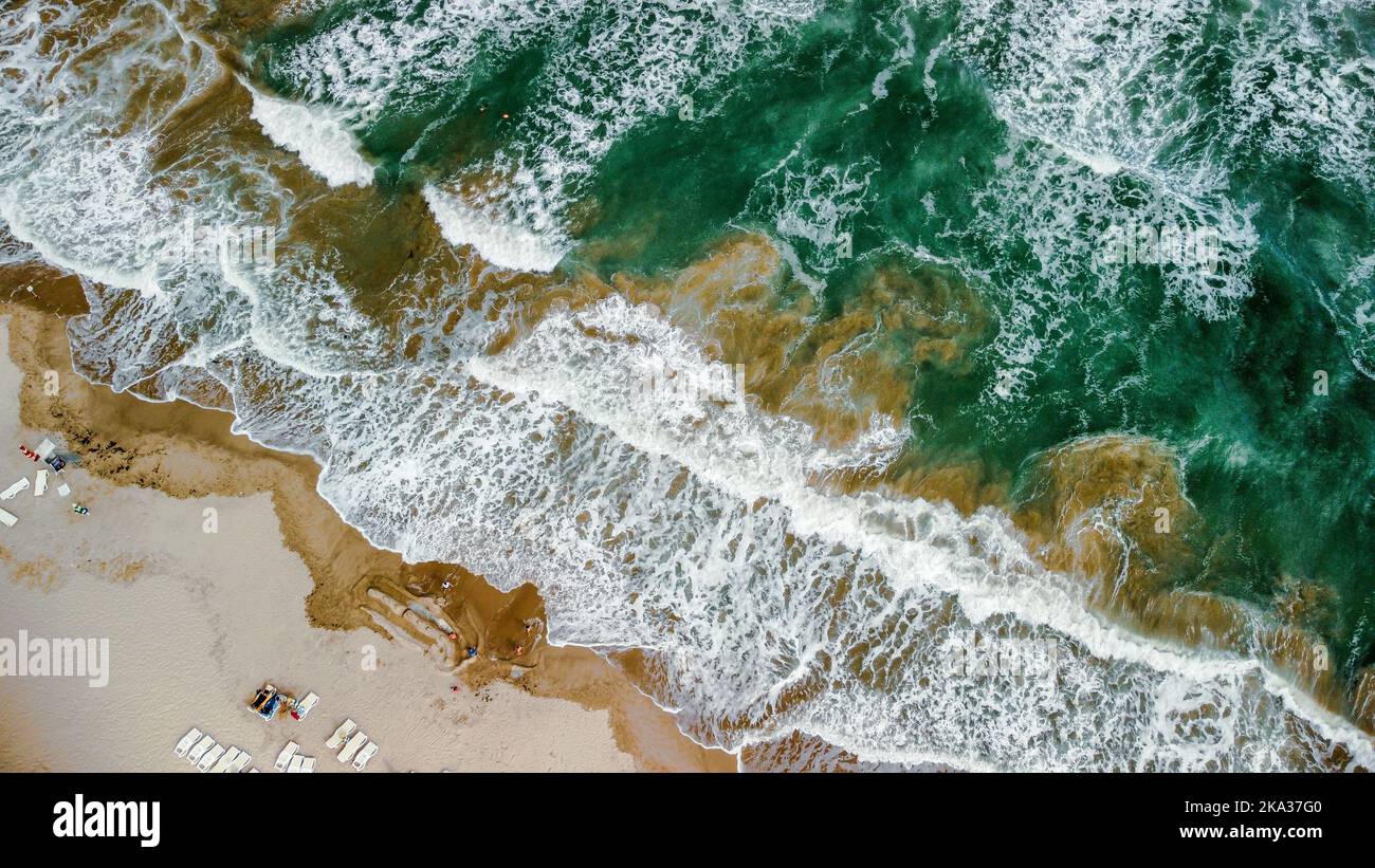 Top view seashore waves hi-res stock photography and images - Alamy