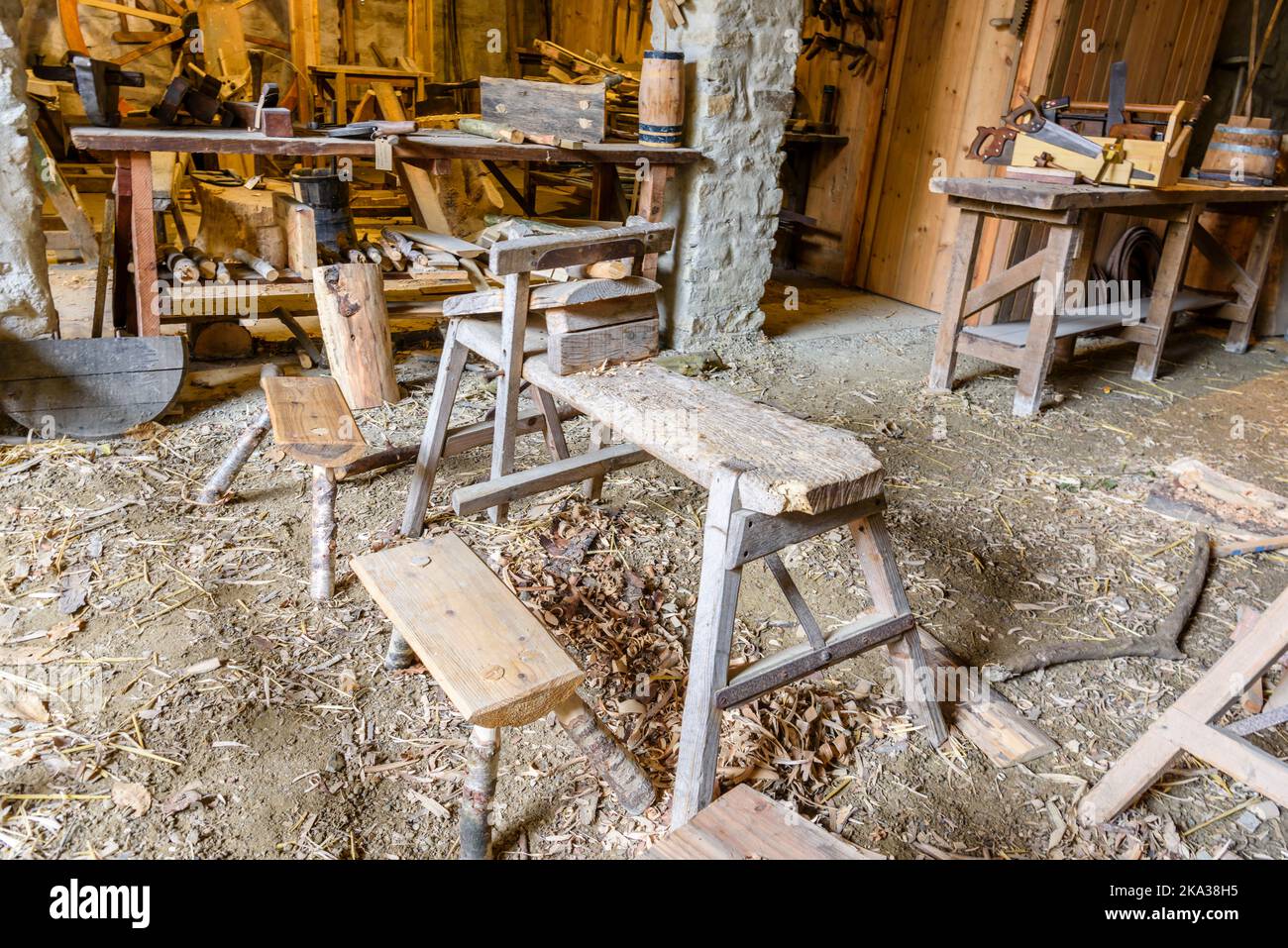 Traditional foot vice in a carpenter's workshop Stock Photo - Alamy