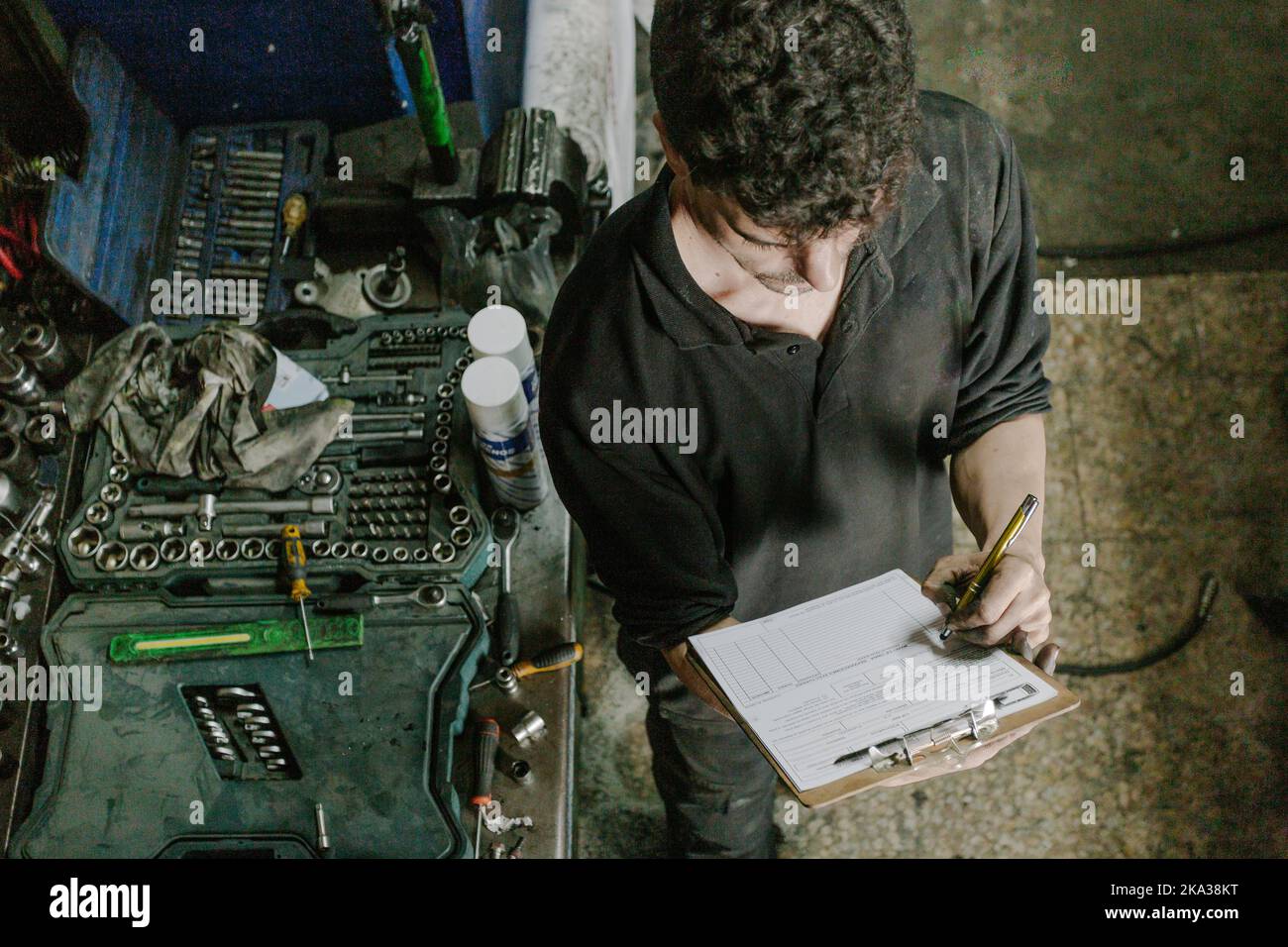 Mechanic invoice hi-res stock photography and images - Alamy