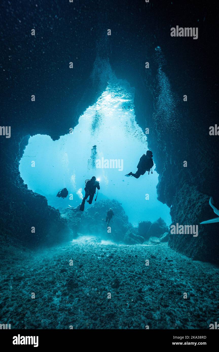 Deep sea diver and flash light hi-res stock photography and images - Alamy