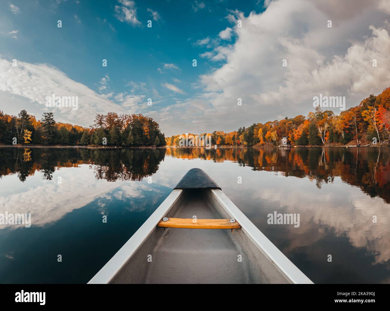 Canoe front hi-res stock photography and images - Alamy