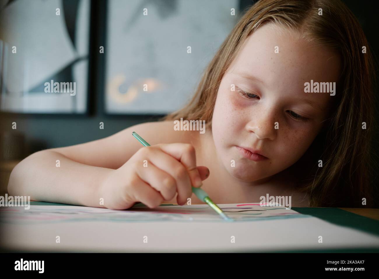 Smearing paint hi-res stock photography and images - Alamy