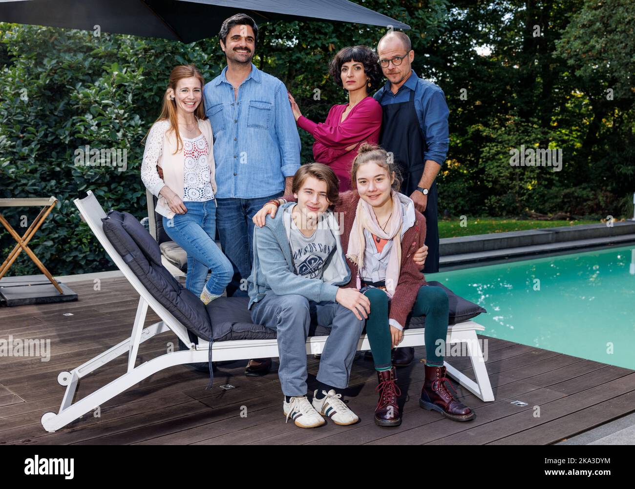 Hamburg, Germany. 10th Oct, 2022. Actors Josefine Preuß (l-r ...