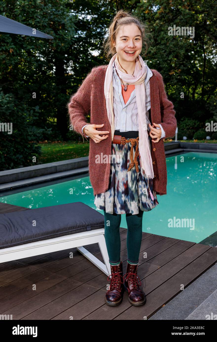 Hamburg, Germany. 10th Oct, 2022. Actress Hannah Schiller is on the set ...