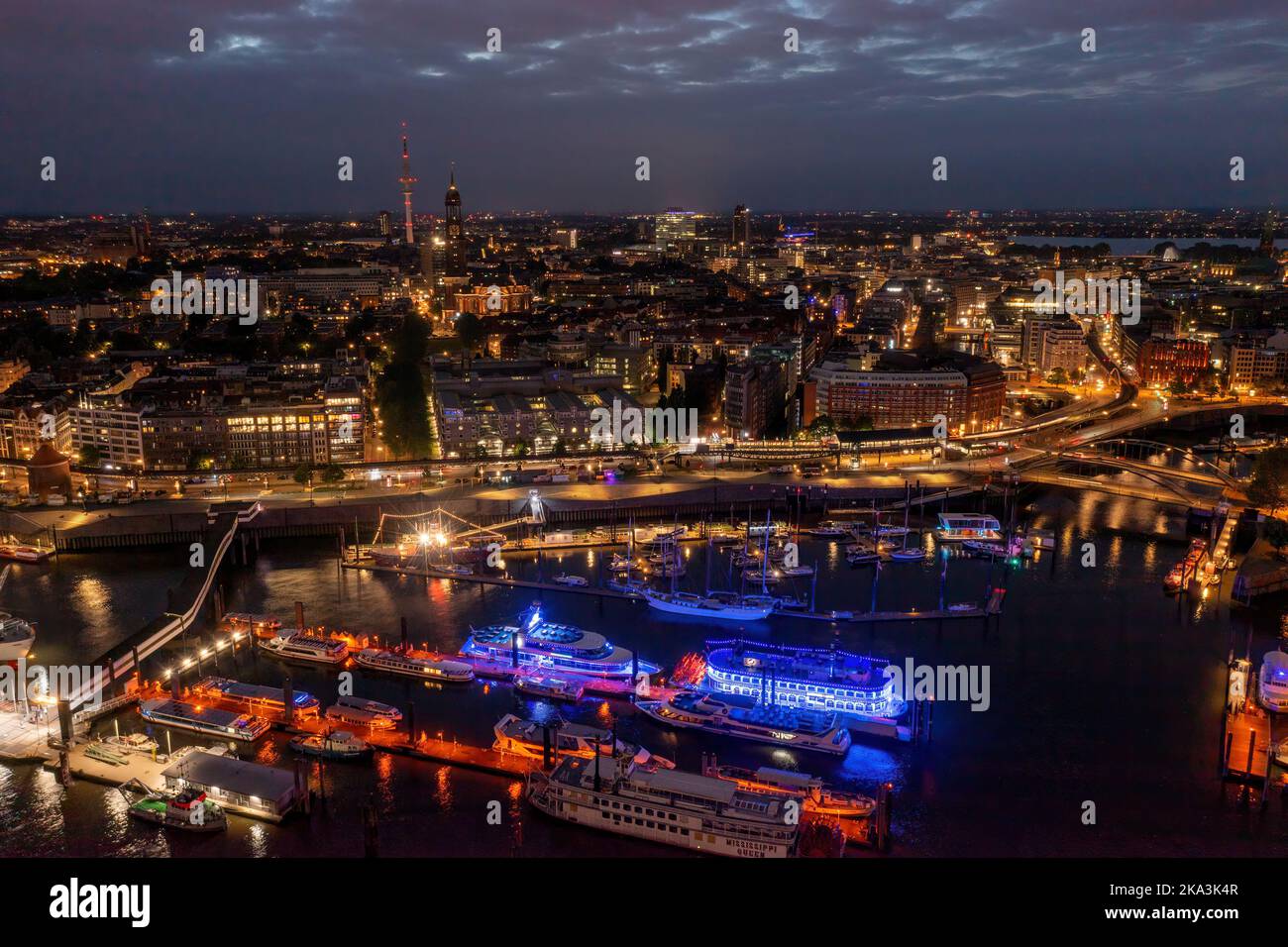 Elbphilharmonie bei hafencity hi-res stock photography and images - Alamy