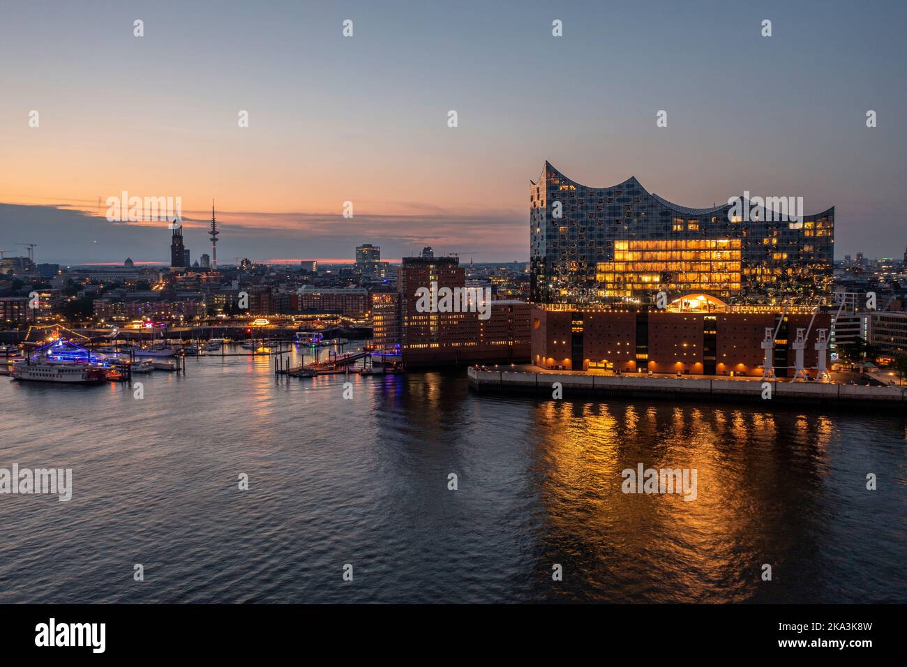 Elbphilharmonie bei hafencity hi-res stock photography and images - Alamy