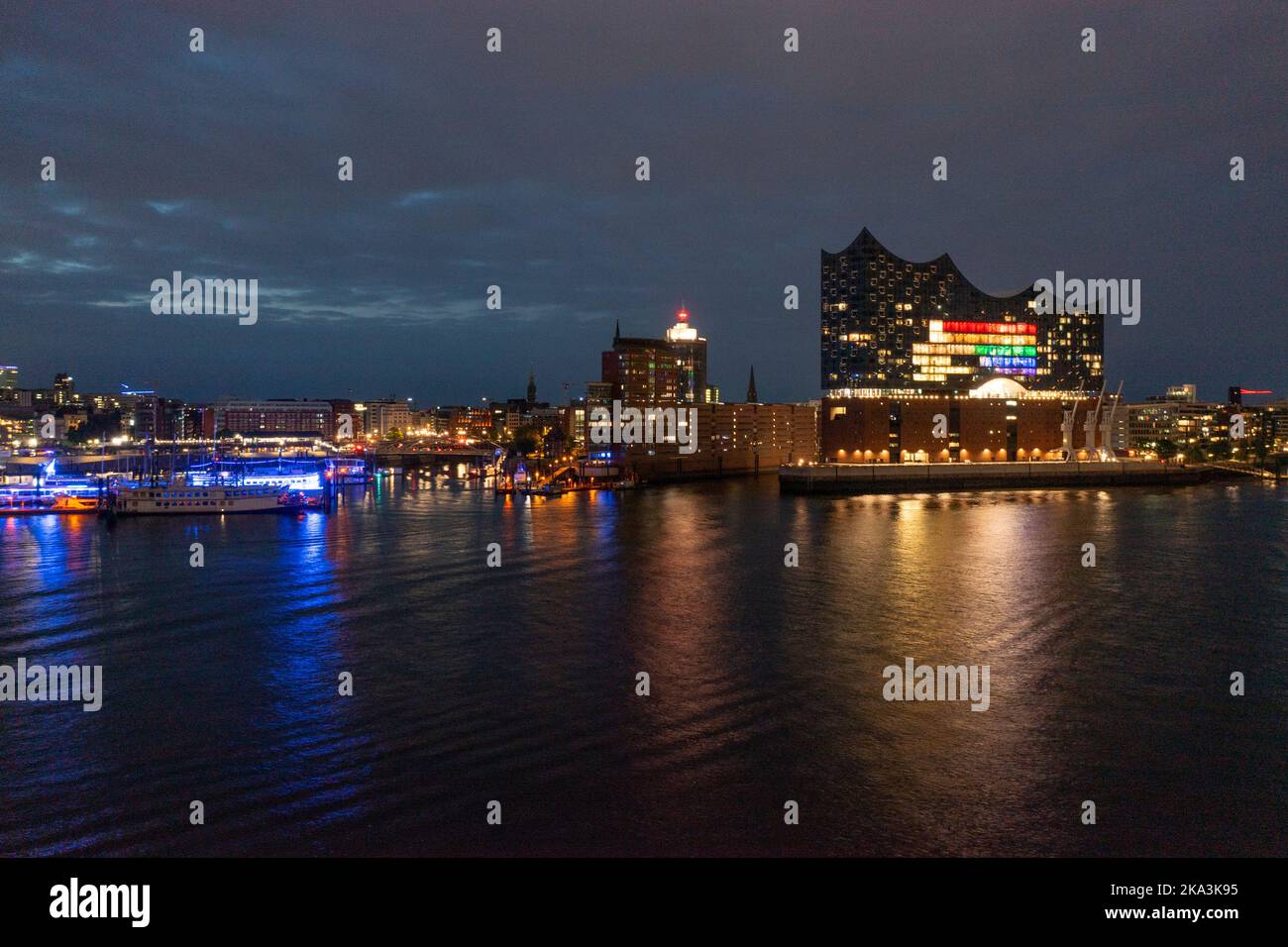 Elbphilharmonie bei hafencity hi-res stock photography and images - Alamy