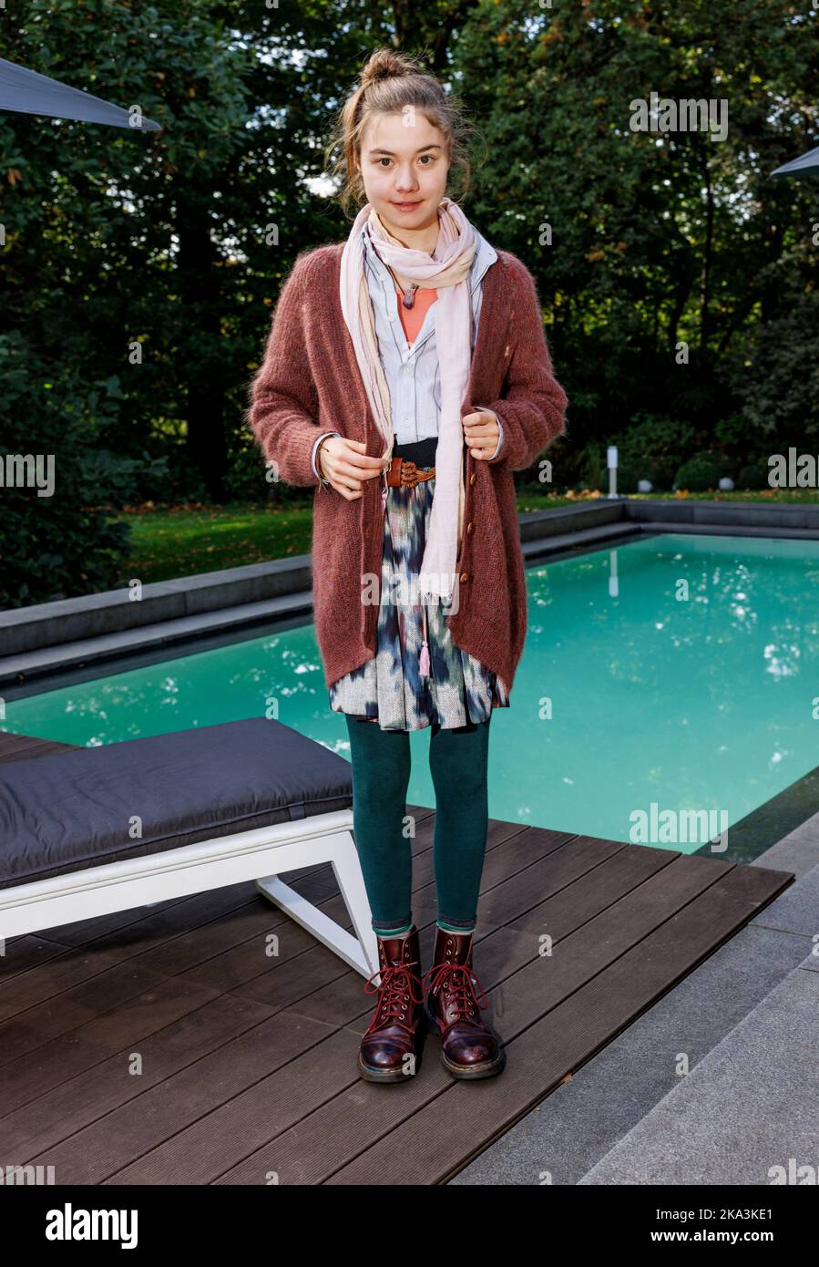 Hamburg, Germany. 10th Oct, 2022. Actress Hannah Schiller is on the set ...