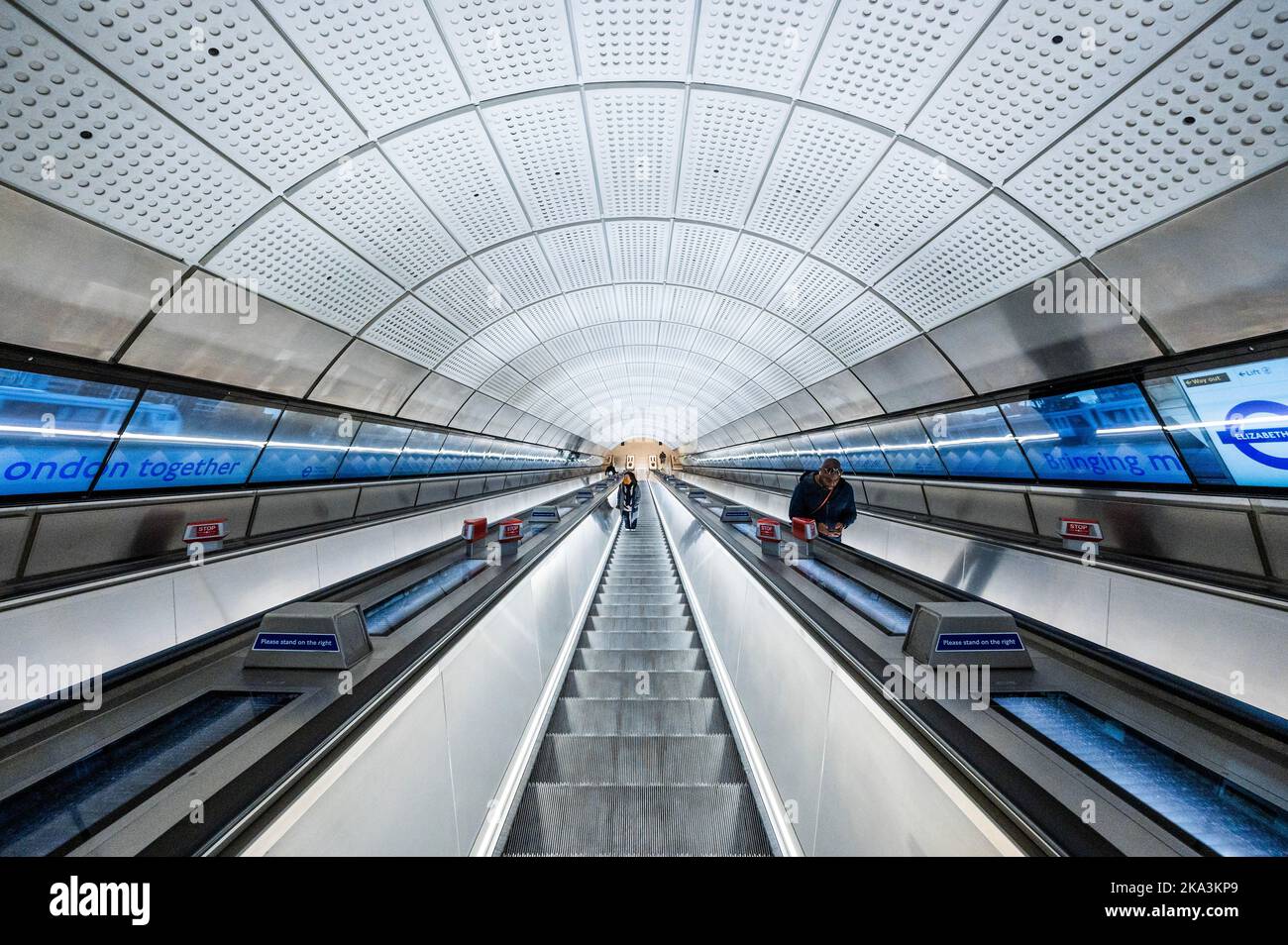 London, UK. 31st Oct, 2022. The Elizabeth line (crossrail) Bond Street ...