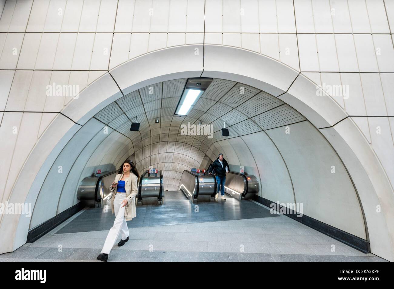 London, UK. 31st Oct, 2022. The Elizabeth line (crossrail) Bond Street ...