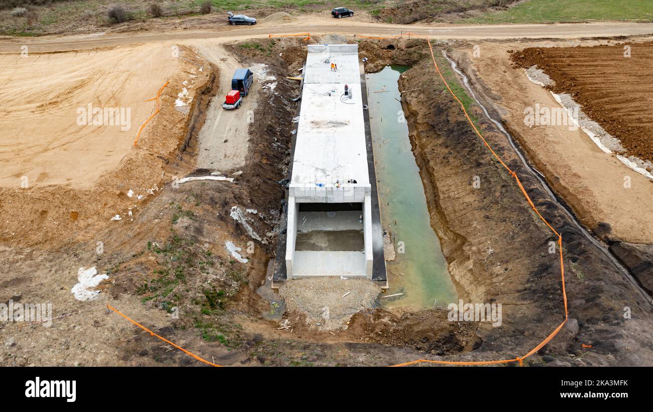 Monolithic foundation hi-res stock photography and images - Alamy