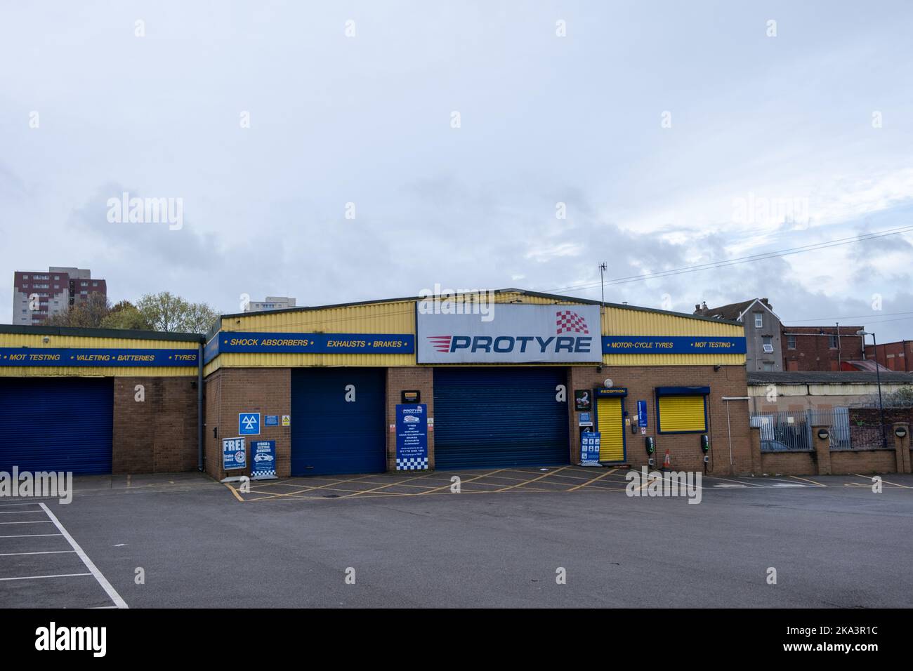 Motor vehicle tyres hi-res stock photography and images - Alamy