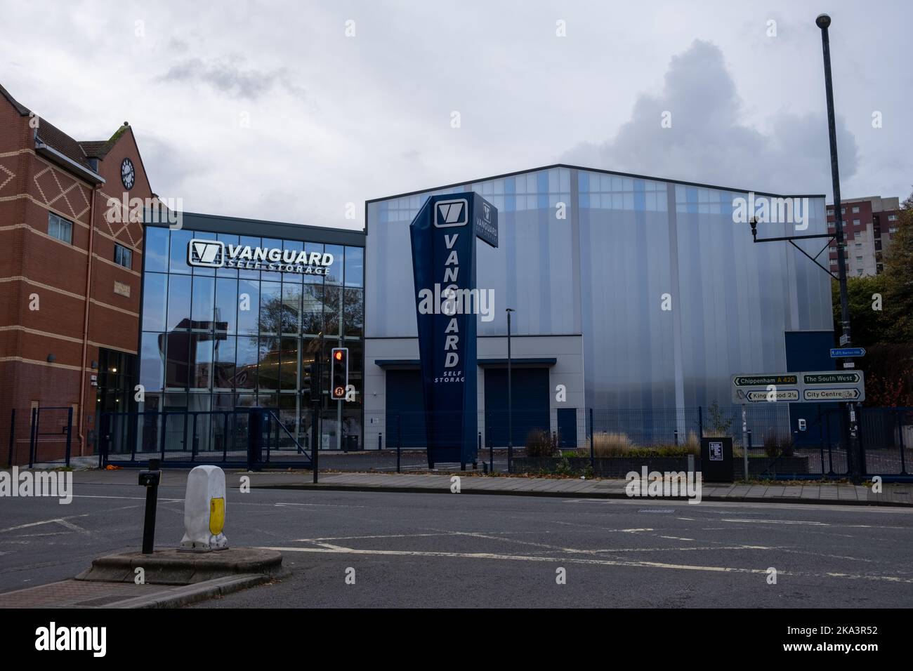 Vanguard building hi-res stock photography and images - Alamy