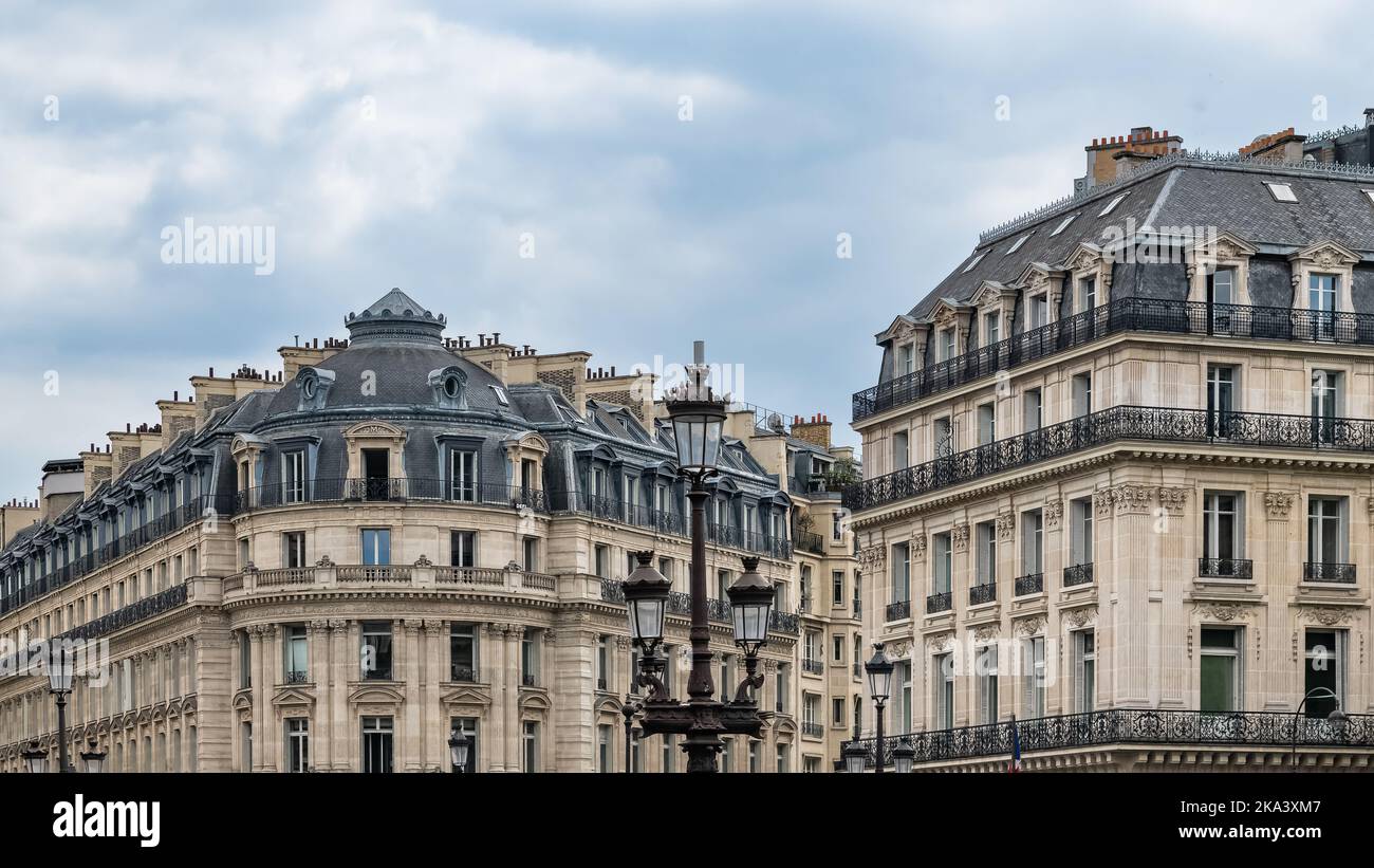 Paris, beautiful building avenue de l Opera, in a luxury area in the ...