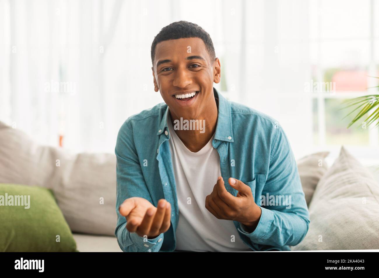 Normal looking man hi-res stock photography and images - Alamy