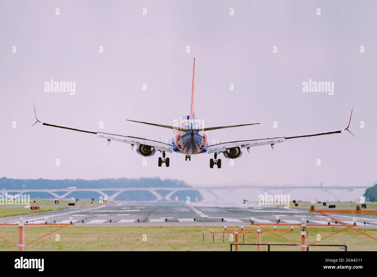 Airplane preparing landing airport hi-res stock photography and images ...