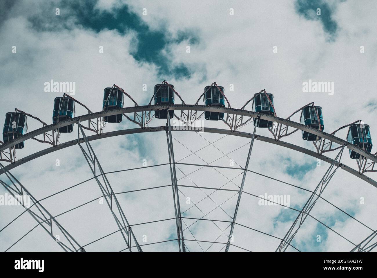 Temporary Ferris Wheel with cloudy sky in Stuttgart Stock Photo - Alamy