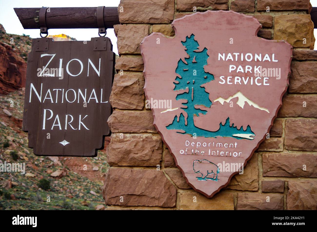 Iconic park sign hi-res stock photography and images - Alamy