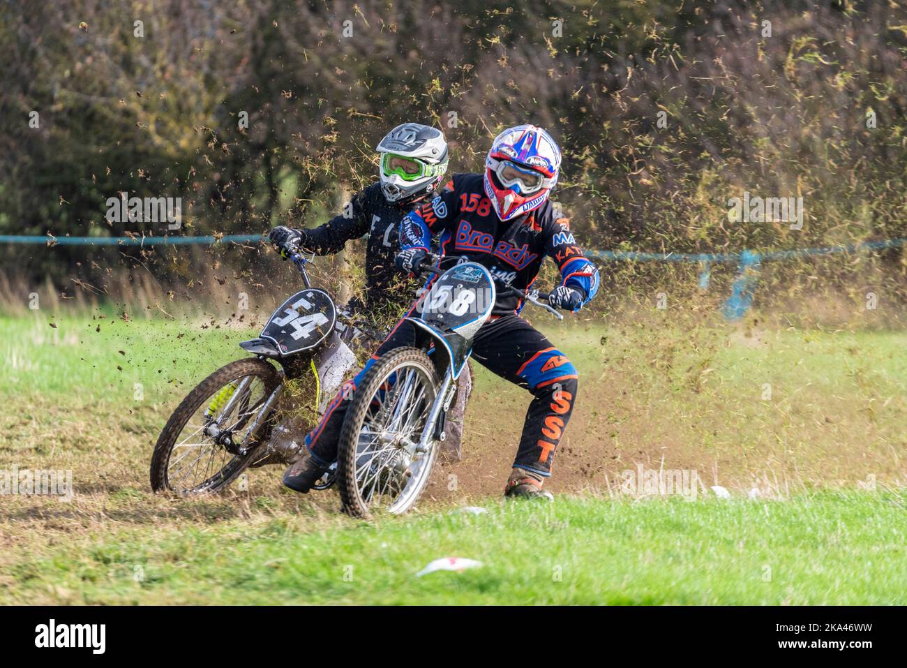 Wayne Broadhurst racing in grasstrack motorcycle race. Donut Meeting ...