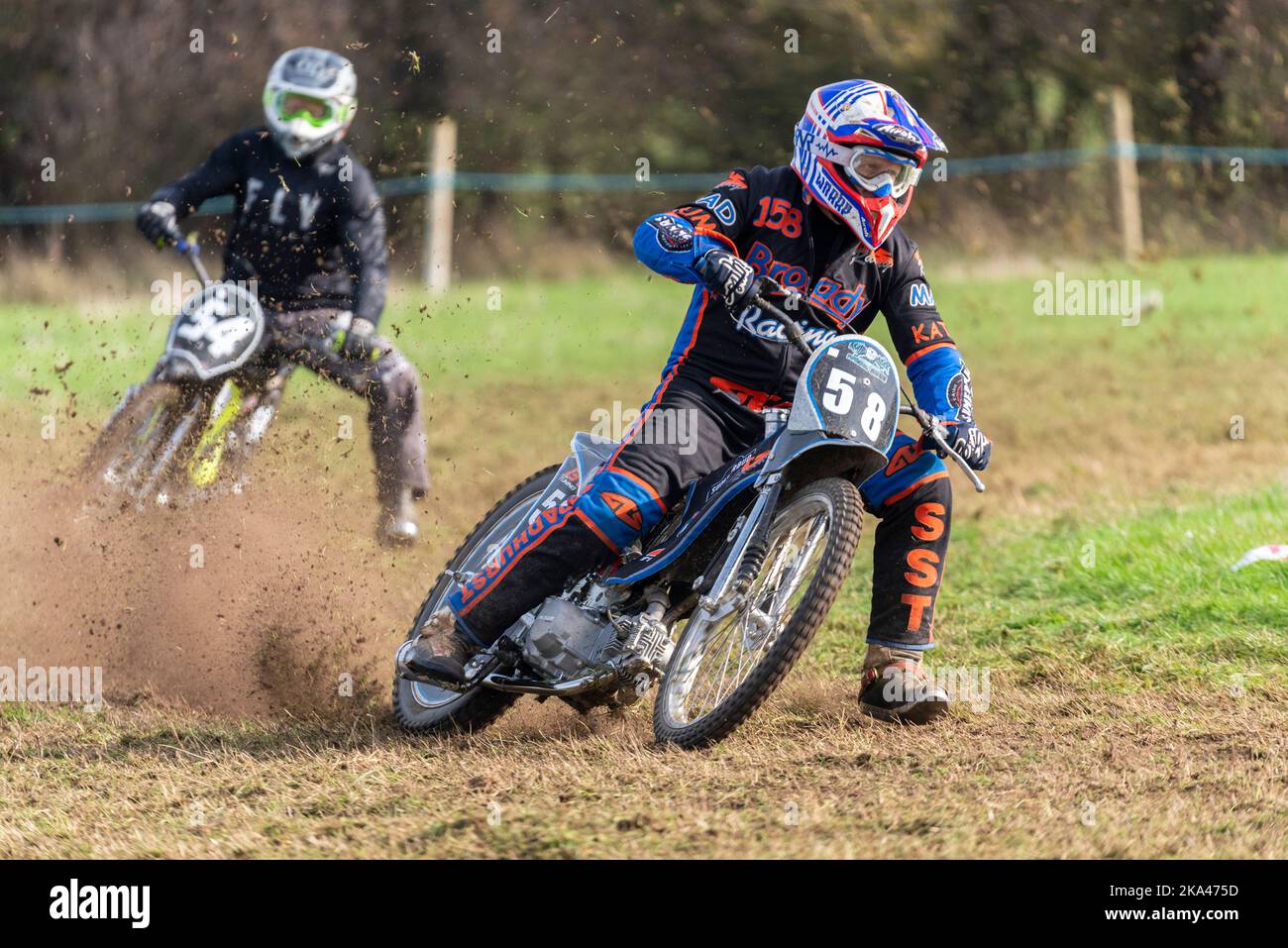 Wayne Broadhurst racing in grasstrack motorcycle race. Donut Meeting ...