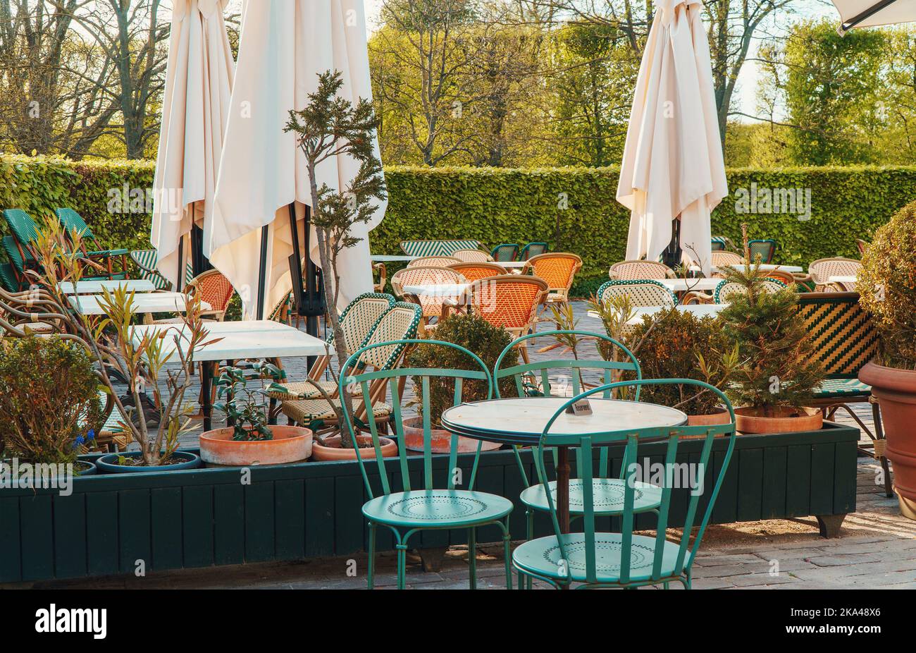 Outdoor cafe terrace exterior with chairs and tables Stock Photo - Alamy