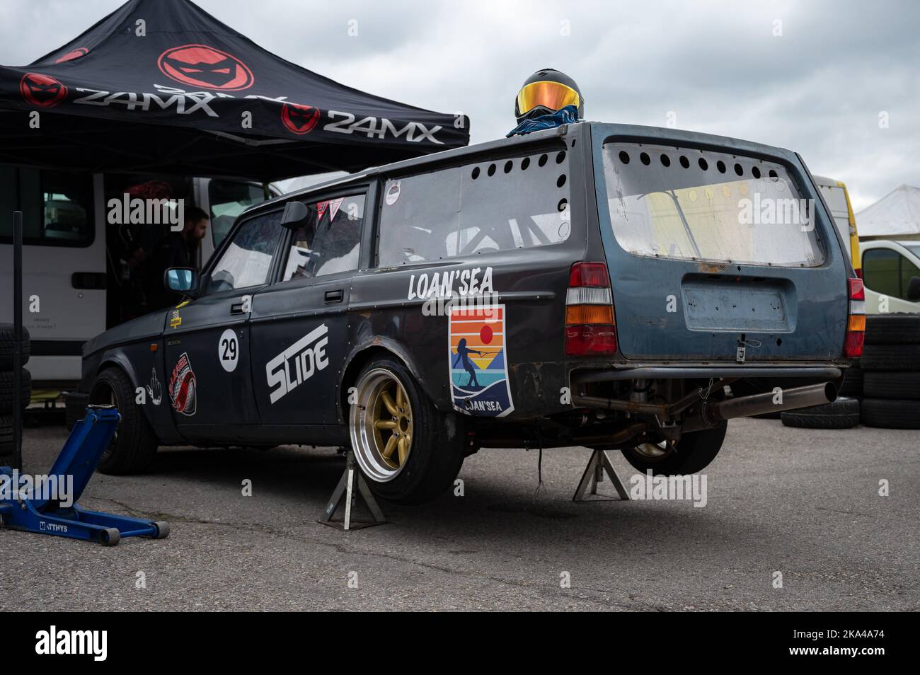 B Volvo model 242 of the 240 series on the racing circuit Stock Photo ...