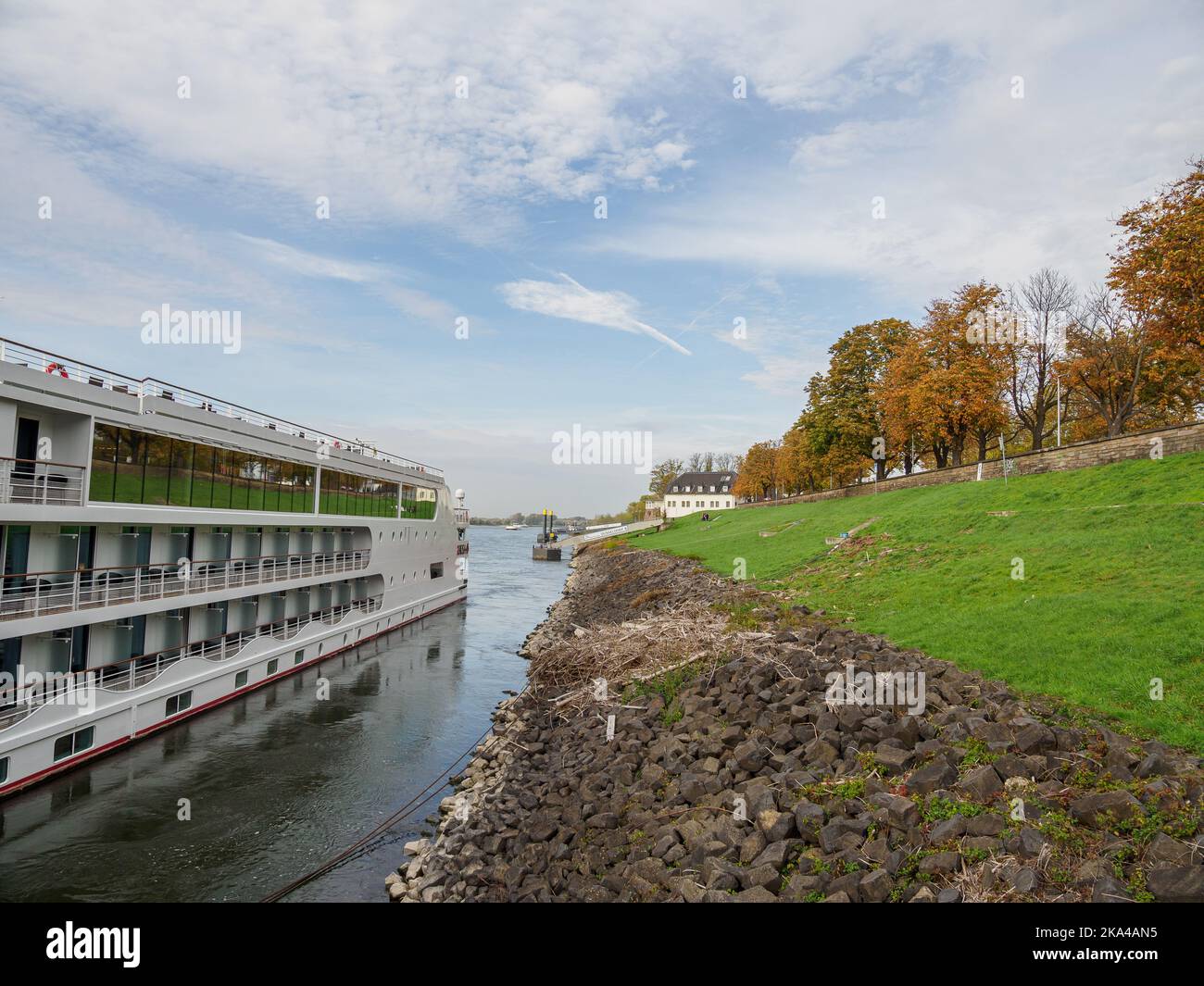 the city of Dusseldorf at the river rhine Stock Photo - Alamy