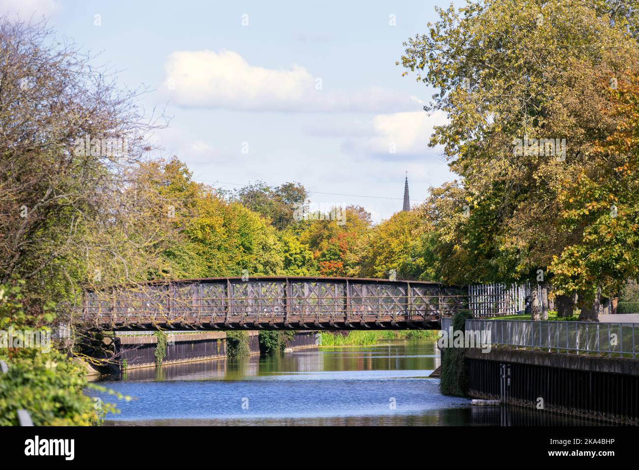 Disused metal railway bridge over the river welland In Spalding ...