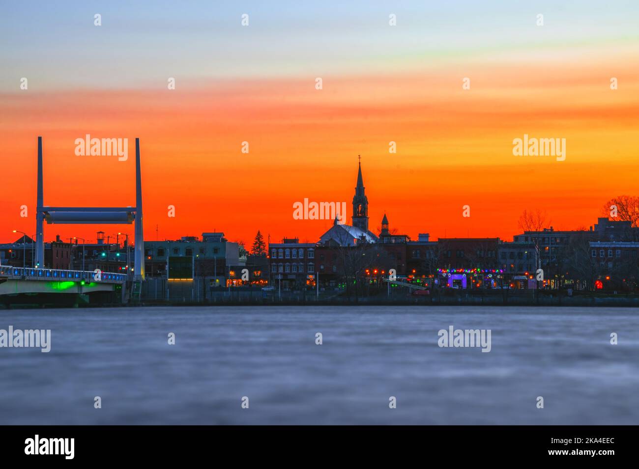 A scenic sunset over a lake in the beautiful Charleston, South Carolina ...