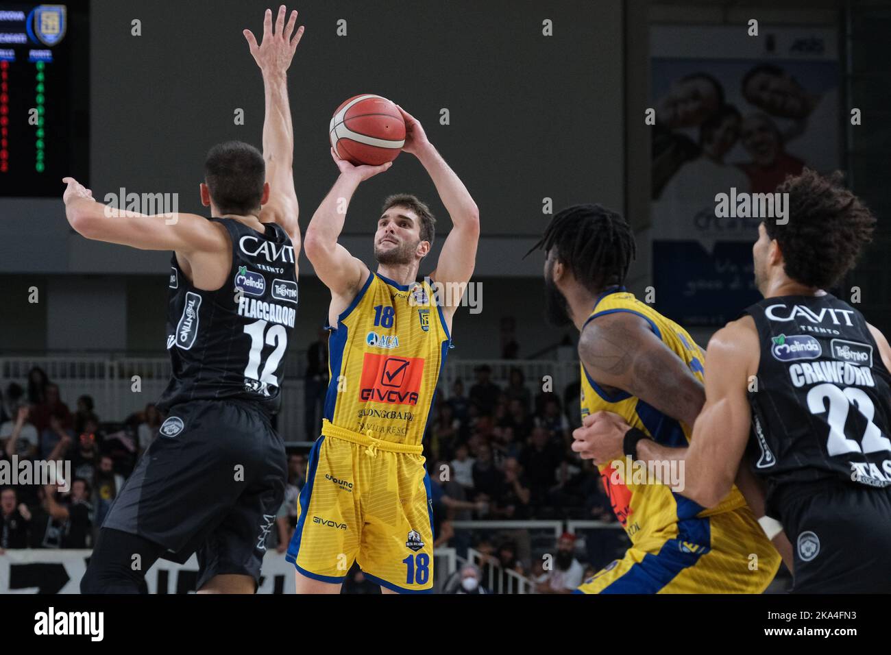 Campeonato italiano de baloncesto hi-res stock photography and images ...