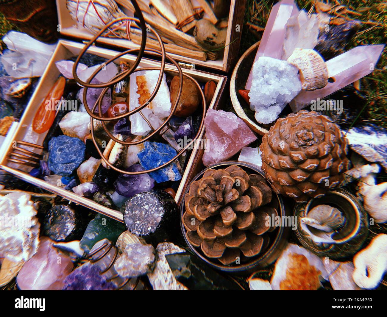 Various raw mineral stones hi-res stock photography and images - Alamy