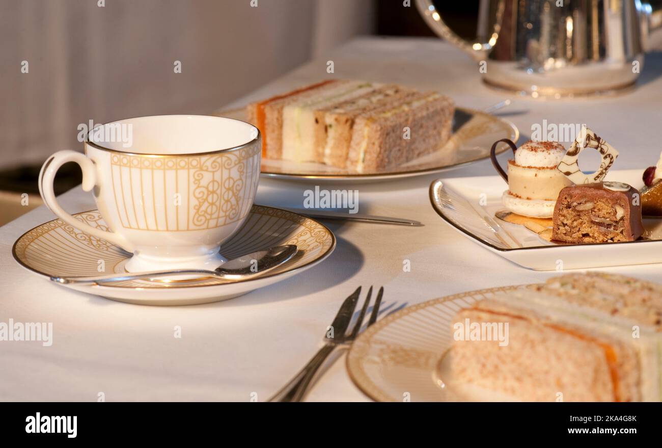 Afternoon class hi-res stock photography and images - Alamy