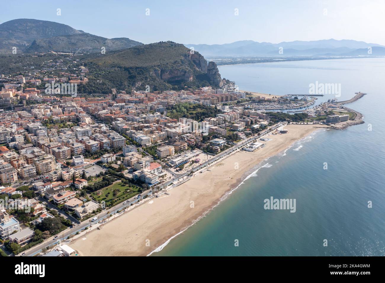 An aerial view of a city on the ocean shore Stock Photo - Alamy