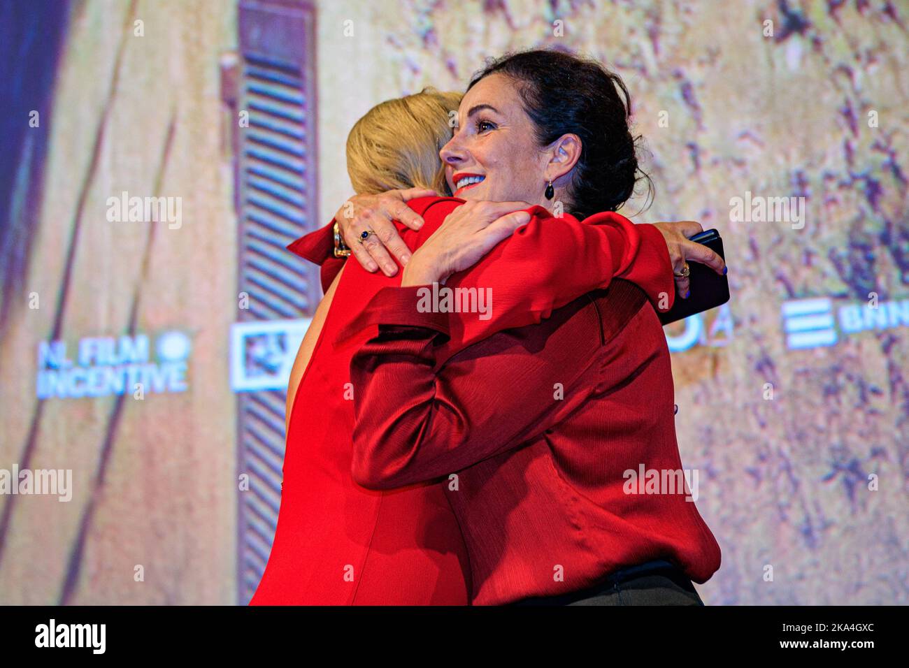 2022-10-31 21:38:53 AMSTERDAM - Mayor Femke Halsema has knighted author ...
