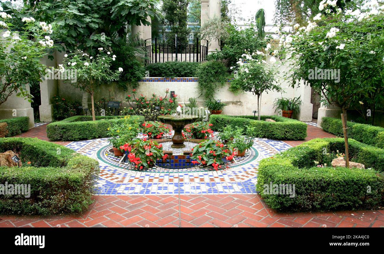 Beautiful, magical Moroccan (Marrakech) style garden landscaping Stock ...