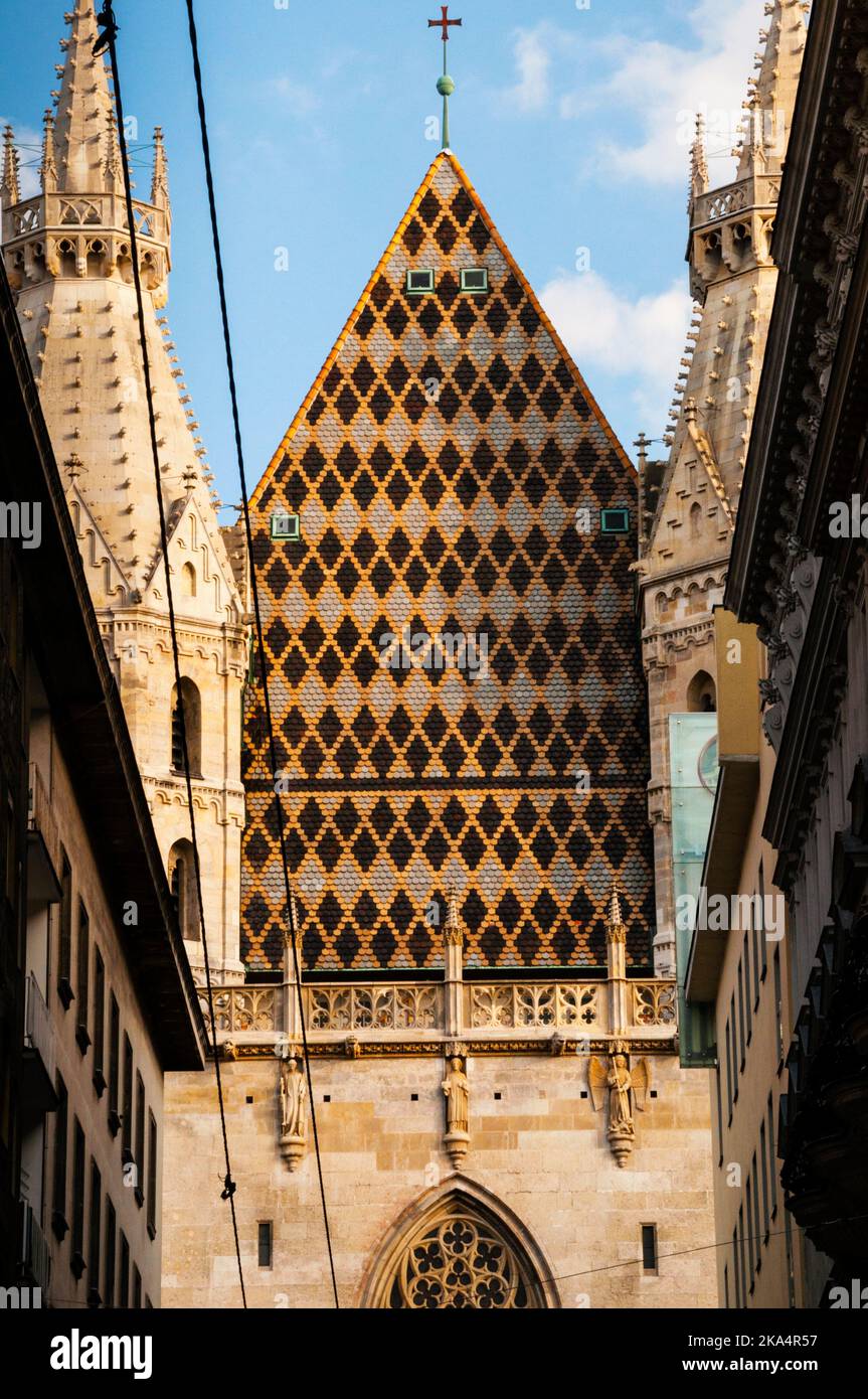 Stephansdom main gate vienna hi-res stock photography and images - Alamy