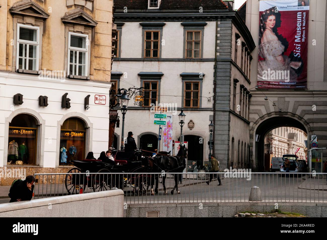 Europe the traditional fiaker horse carriages hi-res stock photography ...